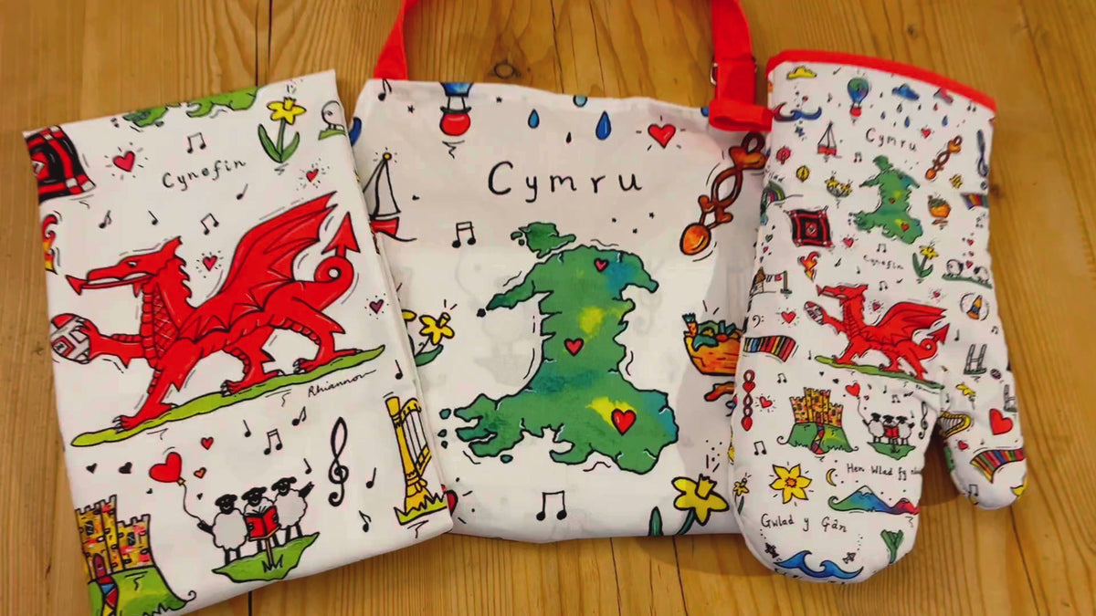 Welsh Apron, Oven Glove and Tea Towel Set – Rhiannon Art